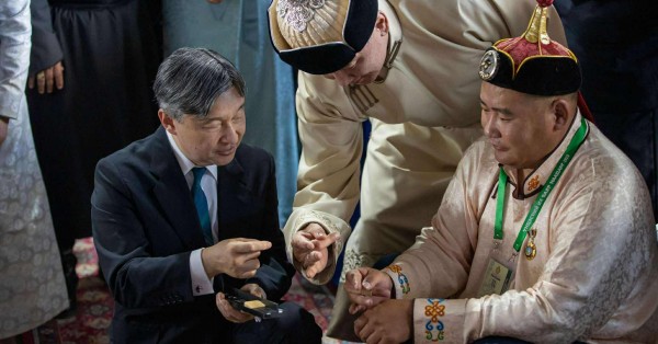 Хүндэт зочид үндэсний сурын талбай, шагайн харвааны асарт зочлов